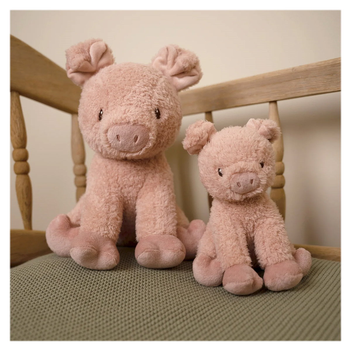 Jucarie din plus Porcusor, 25 cm, Little Farm - Creatoys.ro